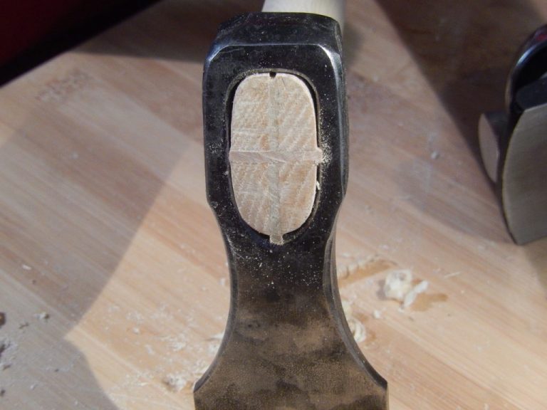Hanging and Wedging a Wooden Handle – Part 2 | Popular Woodworking