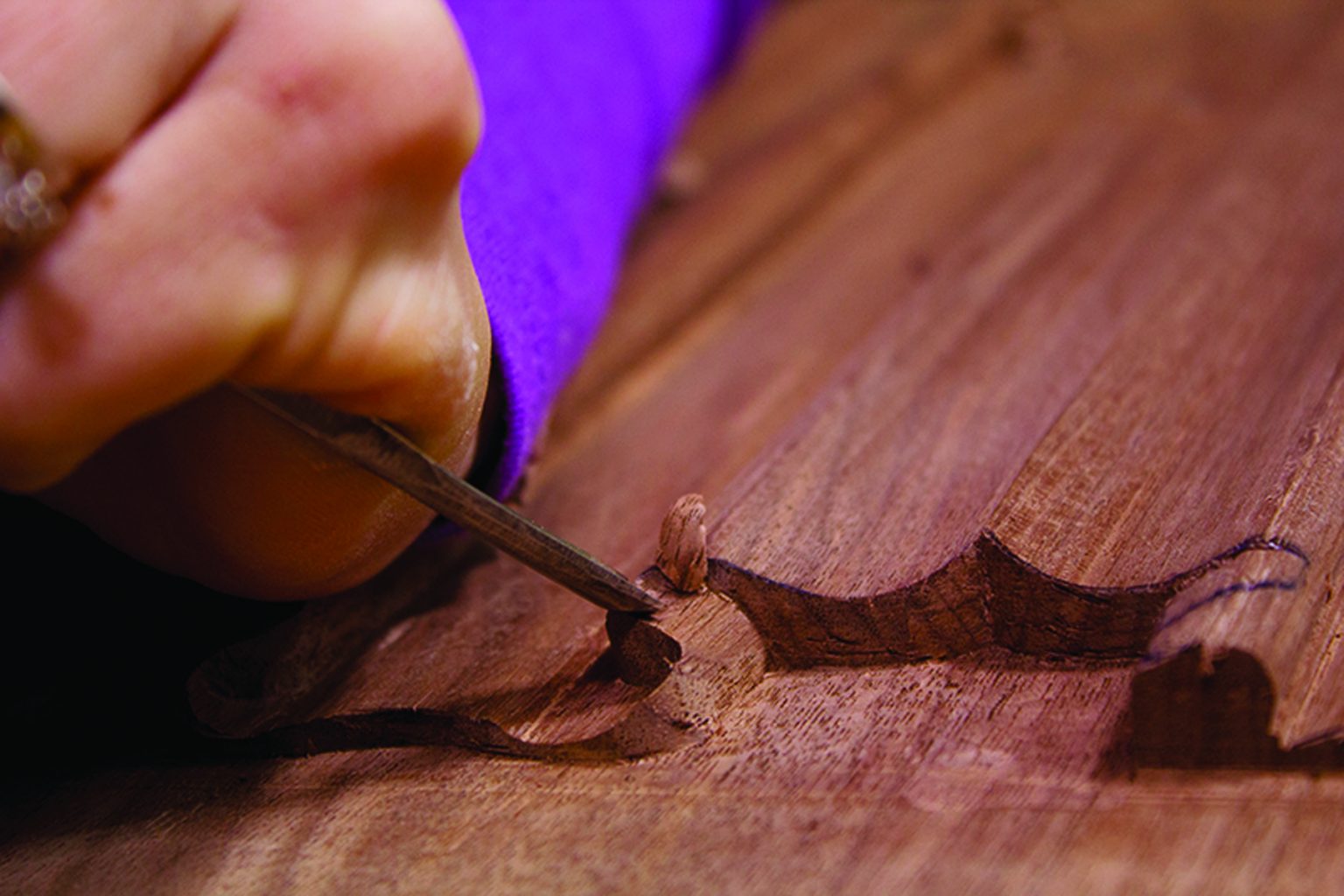 Watch Mary May Carve a Linenfold Panel | Popular Woodworking