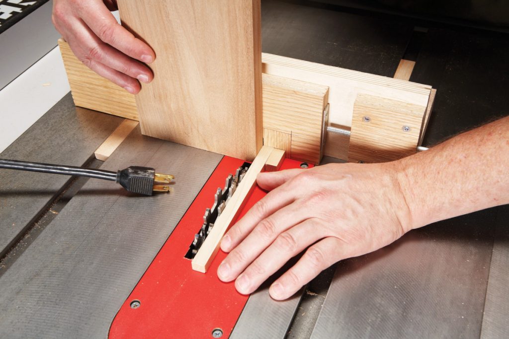 Adjustable Box Joint Jig | Popular Woodworking