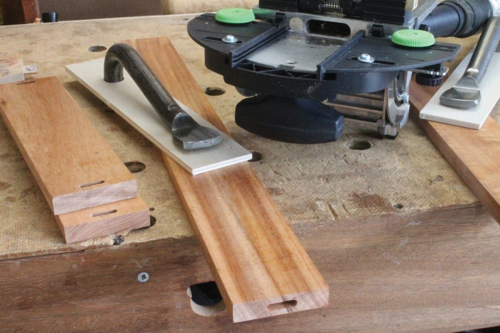 A Stylish Folding Wall-Mounted Valet | Popular Woodworking