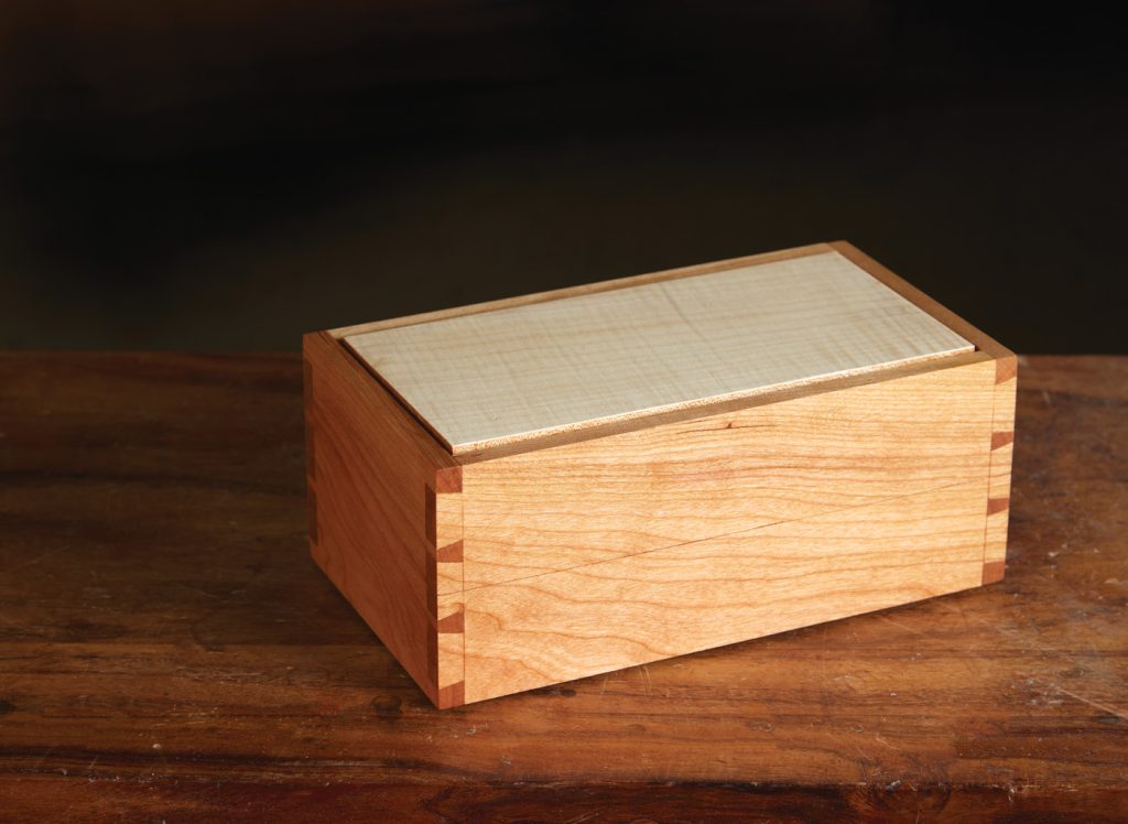 Veneered and Dovetailed Box | Popular Woodworking