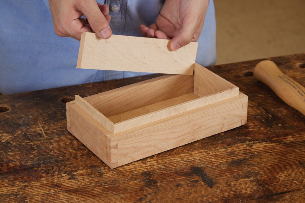 Veneered and Dovetailed Box | Popular Woodworking