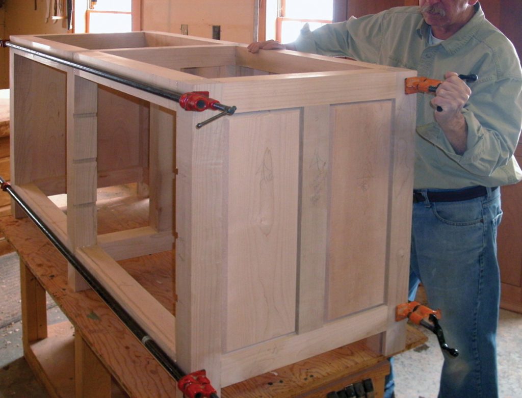 Shaker Workbench | Popular Woodworking