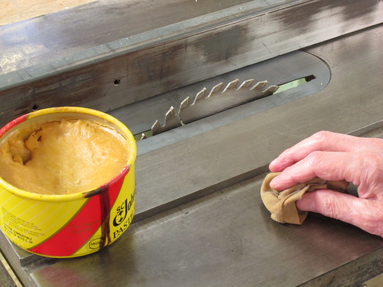 Paste Wax for Table Saws & Machinery | Popular Woodworking